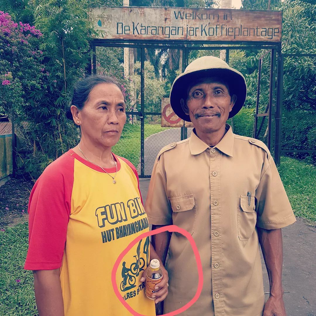 Pahlawan Terdekat Pak Tris - De Karanganjar