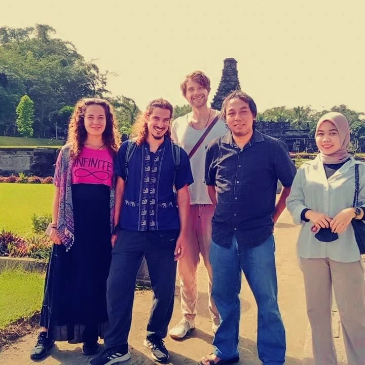 Blitar City Tour Bersama Bule - De Karanganjar