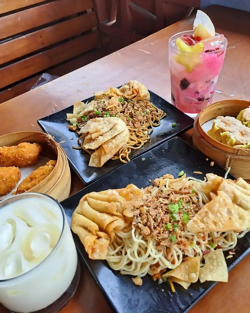 3 Viral Culinary Places in Blitar that Can't Be Missed - De Karanganjar