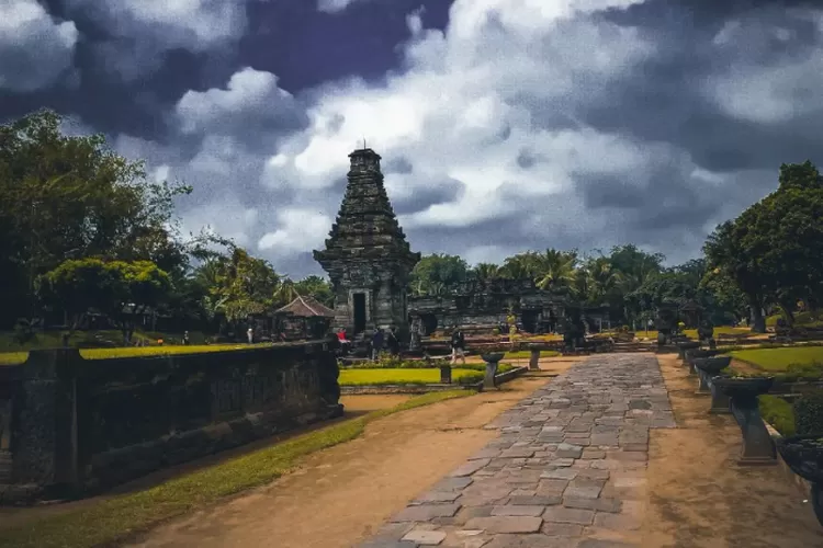 Wisata Sejarah di Lereng Gunung Kelud: Dari Situs Besole hingga ...
